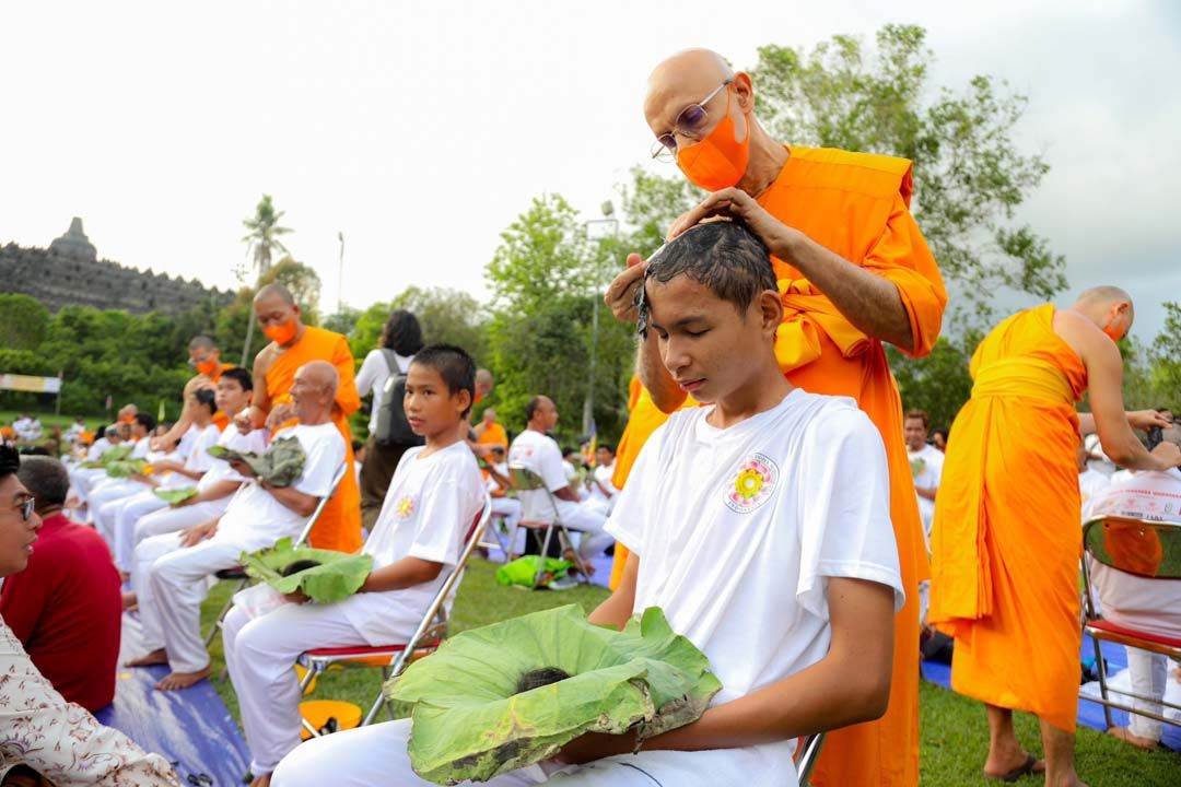 The ordination of 500 Indonesian ordinands at Borobudur-Indonesia ...